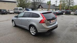 Grey Volvo V60 2018 in Riga, with an engine capacity of 2.00 L and mileage of 230 thousand km for 10550 €, photo 8 on AUTOMOTO.COM.LV