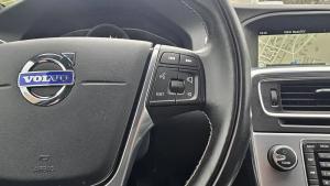 Grey Volvo V60 2018 in Riga, with an engine capacity of 2.00 L and mileage of 230 thousand km for 10550 €, photo 17 on AUTOMOTO.COM.LV