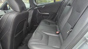 Grey Volvo V60 2018 in Riga, with an engine capacity of 2.00 L and mileage of 230 thousand km for 10550 €, photo 20 on AUTOMOTO.COM.LV