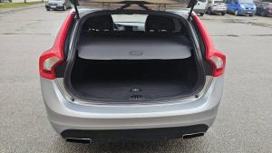 Grey Volvo V60 2018 in Riga, with an engine capacity of 2.00 L and mileage of 230 thousand km for 10550 €, photo 25 on AUTOMOTO.COM.LV