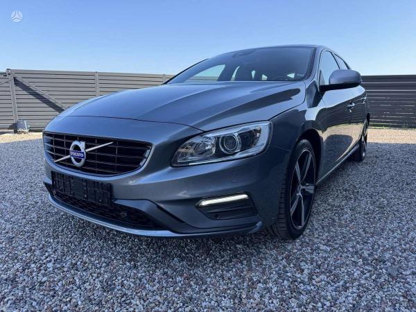 Pelēks Volvo V60 2018 Alīta, ar dzinēja tilpumu 1.97 L un nobraukumu 240 tūkst. km par 8950 €, foto 3 vietnē AUTOMOTO.COM.LV