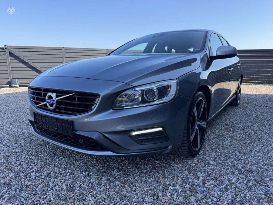 Grey Volvo V60 2018 in Alytus, with an engine capacity of 1.97 L and mileage of 240 thousand km for 8950 €, photo 4 on AUTOMOTO.COM.LV