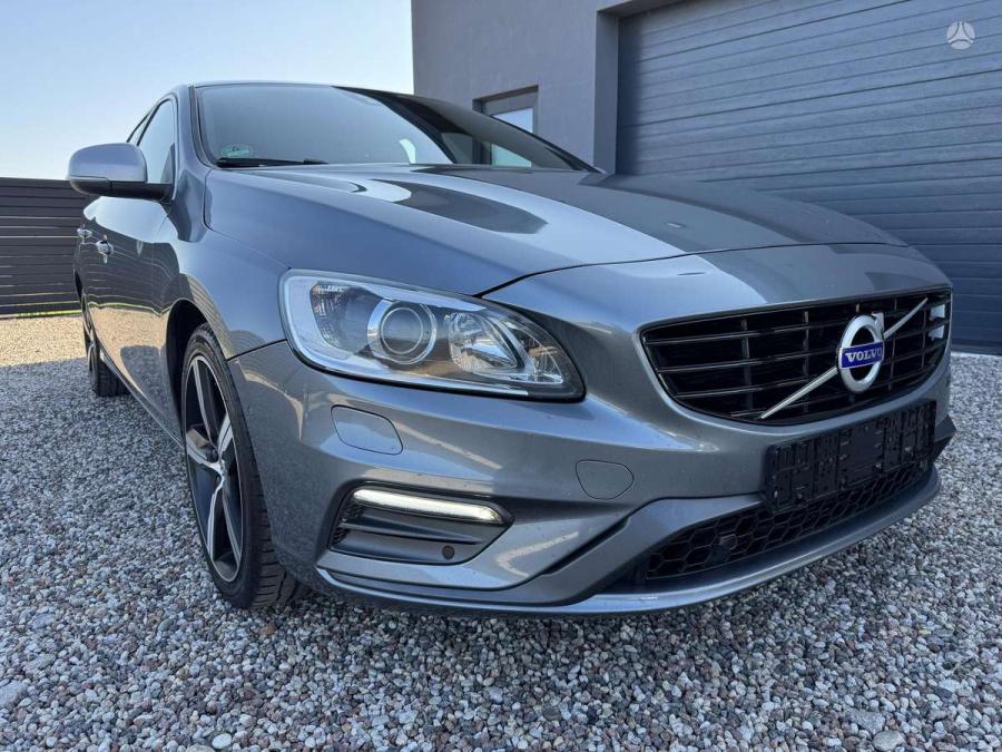Grey Volvo V60 2018 in Alytus, with an engine capacity of 1.97 L and mileage of 240 thousand km for 8950 €, photo 11 on AUTOMOTO.COM.LV