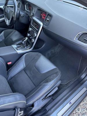 Grey Volvo V60 2018 in Alytus, with an engine capacity of 1.97 L and mileage of 240 thousand km for 8950 €, photo 14 on AUTOMOTO.COM.LV