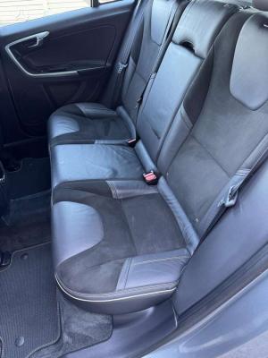 Grey Volvo V60 2018 in Alytus, with an engine capacity of 1.97 L and mileage of 240 thousand km for 8950 €, photo 15 on AUTOMOTO.COM.LV