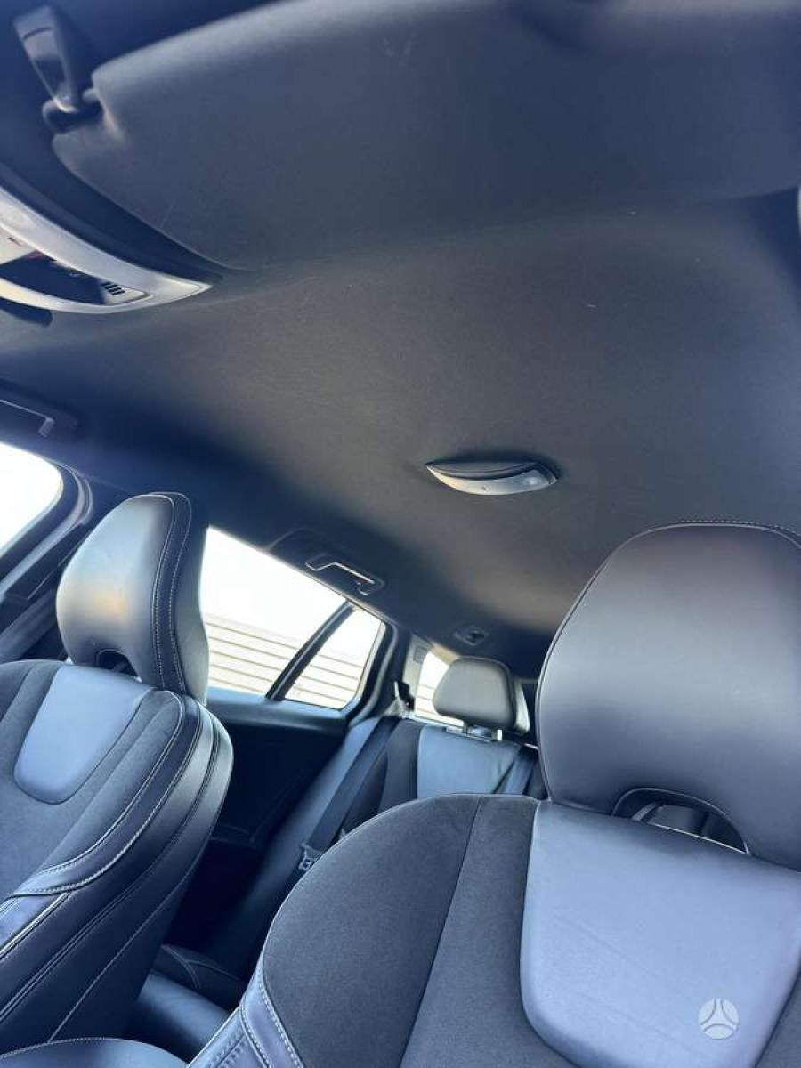 Grey Volvo V60 2018 in Alytus, with an engine capacity of 1.97 L and mileage of 240 thousand km for 8950 €, photo 20 on AUTOMOTO.COM.LV