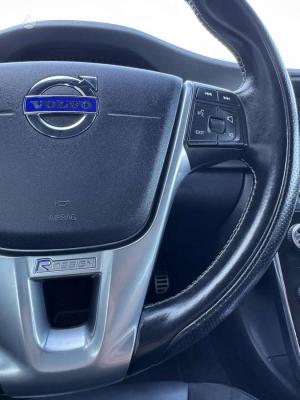 Grey Volvo V60 2018 in Alytus, with an engine capacity of 1.97 L and mileage of 240 thousand km for 8950 €, photo 24 on AUTOMOTO.COM.LV
