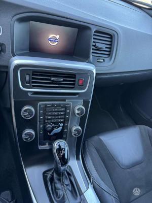 Grey Volvo V60 2018 in Alytus, with an engine capacity of 1.97 L and mileage of 240 thousand km for 8950 €, photo 27 on AUTOMOTO.COM.LV