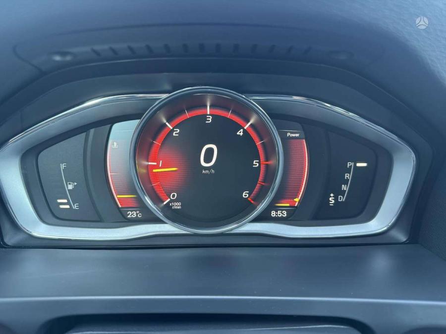 Grey Volvo V60 2018 in Alytus, with an engine capacity of 1.97 L and mileage of 240 thousand km for 8950 €, photo 28 on AUTOMOTO.COM.LV