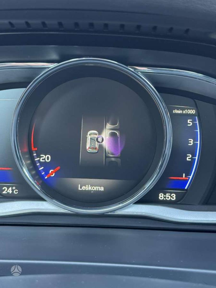 Grey Volvo V60 2018 in Alytus, with an engine capacity of 1.97 L and mileage of 240 thousand km for 8950 €, photo 30 on AUTOMOTO.COM.LV