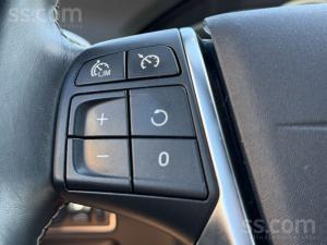 Pelēks Volvo V60 2018 Rīga, ar dzinēja tilpumu 2.00 L un nobraukumu 241 tūkst. km par 9850 €, foto 9 vietnē AUTOMOTO.COM.LV