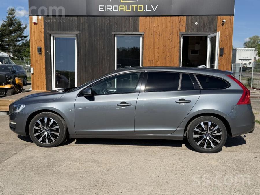 Pelēks Volvo V60 2018 Rīga, ar dzinēja tilpumu 2.00 L un nobraukumu 241 tūkst. km par 9850 €, foto 24 vietnē AUTOMOTO.COM.LV