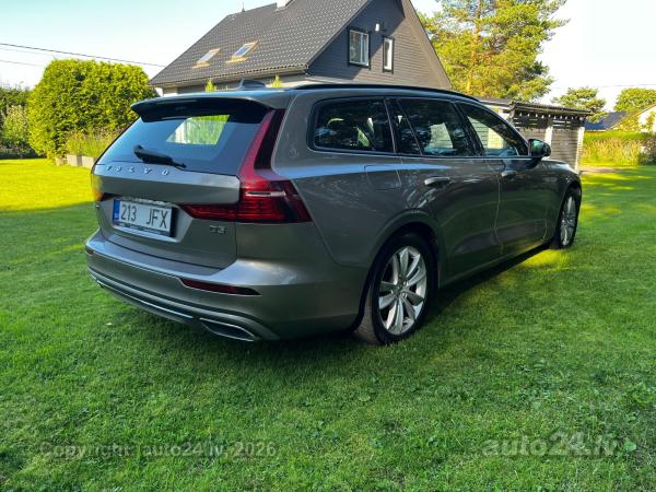 Grey Volvo V60 2018 in Tallinn, with an engine capacity of 2.00 L and mileage of 210 thousand km for 13890 €, photo 4 on AUTOMOTO.COM.LV
