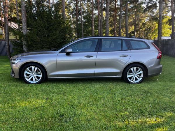 Grey Volvo V60 2018 in Tallinn, with an engine capacity of 2.00 L and mileage of 210 thousand km for 13890 €, photo 5 on AUTOMOTO.COM.LV