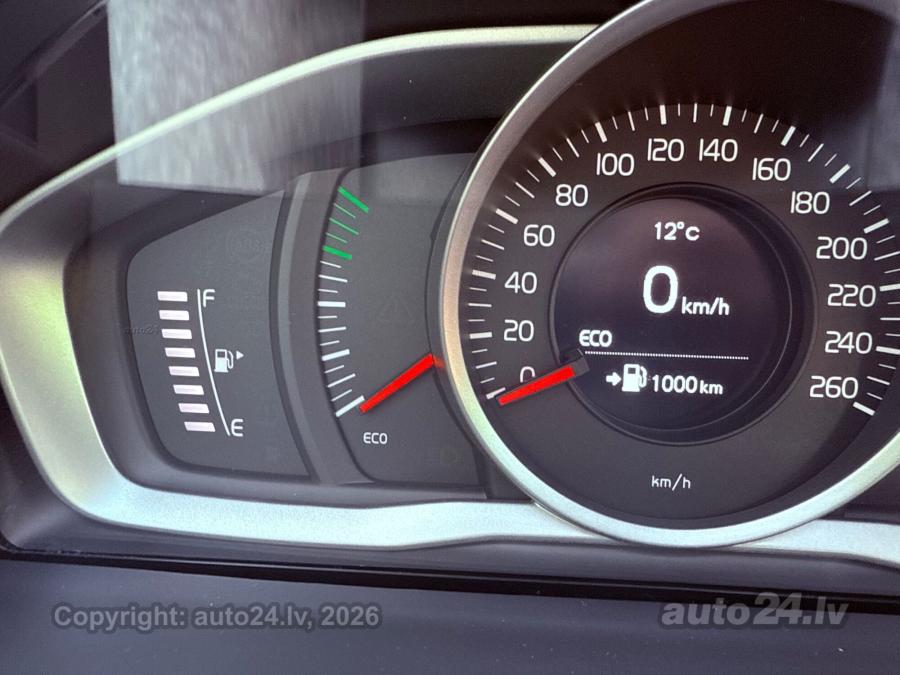 Grey Volvo V60 2018 in Tallinn, with an engine capacity of 2.00 L and mileage of 124 thousand km for 13500 €, photo 7 on AUTOMOTO.COM.LV
