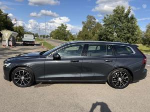 Grey Volvo V60 2018 in Joniskis, with an engine capacity of 2.00 L and mileage of 112 thousand km for 16300 €, photo 3 on AUTOMOTO.COM.LV