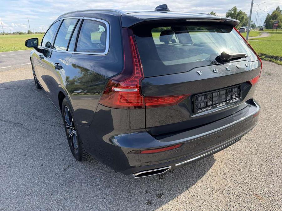 Grey Volvo V60 2018 in Joniskis, with an engine capacity of 2.00 L and mileage of 112 thousand km for 16300 €, photo 6 on AUTOMOTO.COM.LV