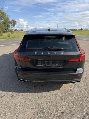 Grey Volvo V60 2018 in Joniskis, with an engine capacity of 2.00 L and mileage of 112 thousand km for 16300 €, photo 7 on AUTOMOTO.COM.LV