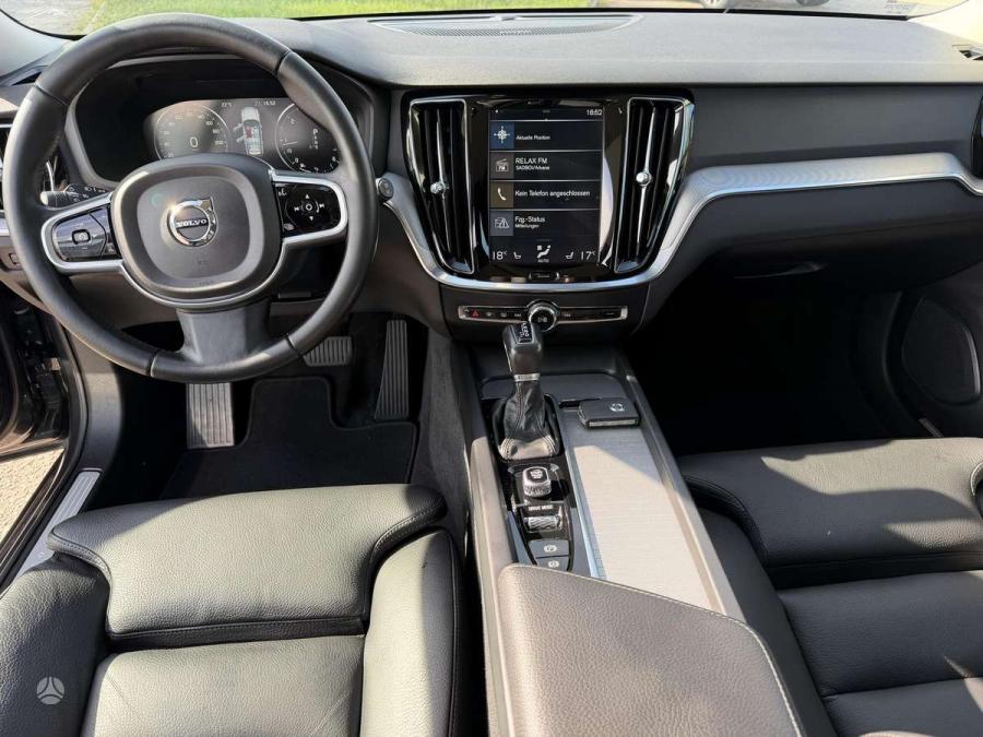 Grey Volvo V60 2018 in Joniskis, with an engine capacity of 2.00 L and mileage of 112 thousand km for 16300 €, photo 12 on AUTOMOTO.COM.LV