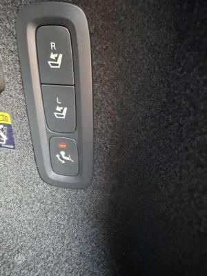 Grey Volvo V60 2018 in Joniskis, with an engine capacity of 2.00 L and mileage of 112 thousand km for 16300 €, photo 17 on AUTOMOTO.COM.LV