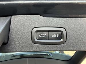 Grey Volvo V60 2018 in Joniskis, with an engine capacity of 2.00 L and mileage of 112 thousand km for 16300 €, photo 18 on AUTOMOTO.COM.LV