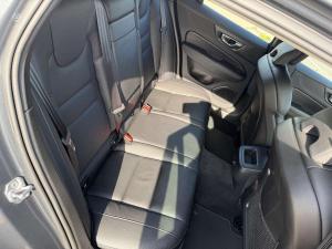 Grey Volvo V60 2018 in Joniskis, with an engine capacity of 2.00 L and mileage of 112 thousand km for 16300 €, photo 23 on AUTOMOTO.COM.LV