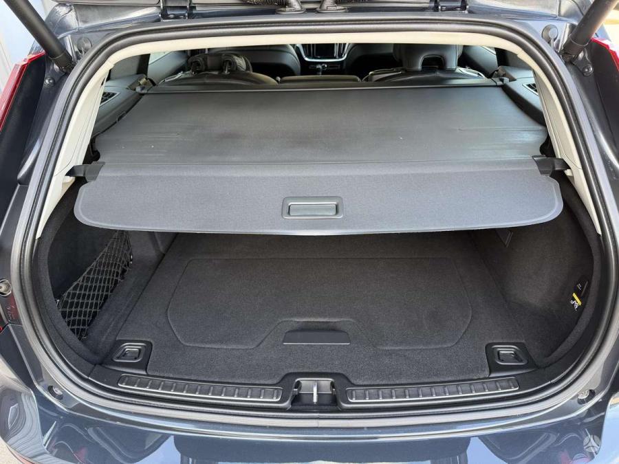 Grey Volvo V60 2018 in Joniskis, with an engine capacity of 2.00 L and mileage of 112 thousand km for 16300 €, photo 25 on AUTOMOTO.COM.LV