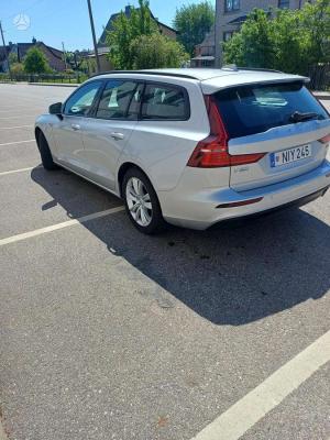 Pelēks Volvo V60 2018 Kauņa, ar dzinēja tilpumu 1.97 L un nobraukumu 210 tūkst. km par 12550 €, foto 4 vietnē AUTOMOTO.COM.LV