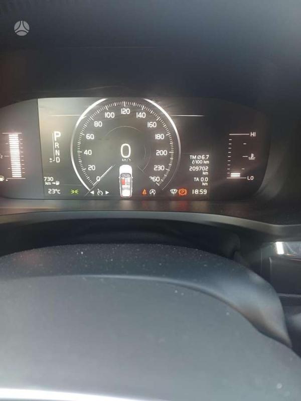 Grey Volvo V60 2018 in Kaunas, with an engine capacity of 1.97 L and mileage of 210 thousand km for 12550 €, photo 8 on AUTOMOTO.COM.LV