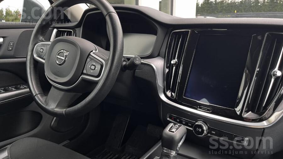 Pelēks Volvo V60 2018 Rīga, ar dzinēja tilpumu 2.00 L un nobraukumu 219 tūkst. km par 11500 €, foto 5 vietnē AUTOMOTO.COM.LV