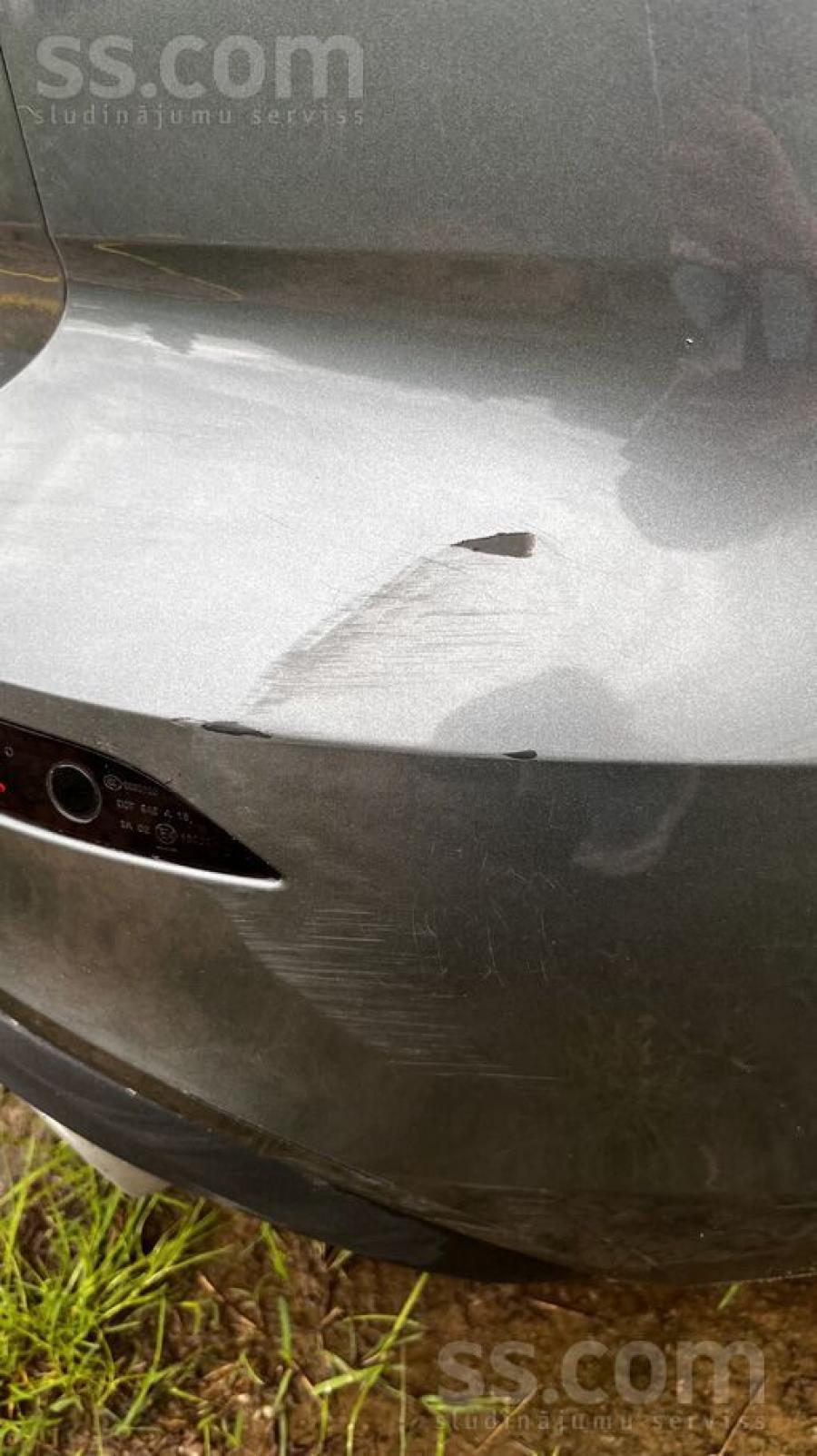 Pelēks Volvo V60 2018 Rīga, ar dzinēja tilpumu 2.00 L un nobraukumu 219 tūkst. km par 11500 €, foto 8 vietnē AUTOMOTO.COM.LV