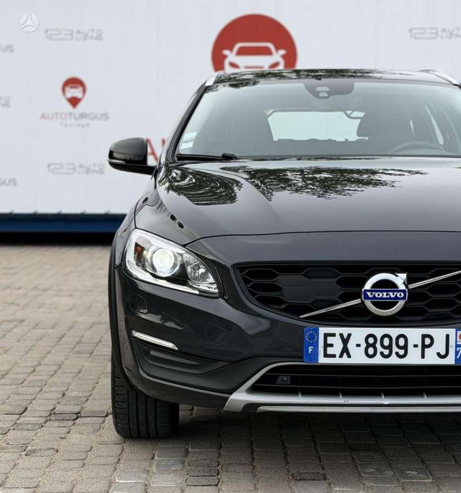 Pelēks Volvo V60 2018 Tauragė, ar dzinēja tilpumu 1.97 L un nobraukumu 222 tūkst. km par 9800 €, foto 8 vietnē AUTOMOTO.COM.LV
