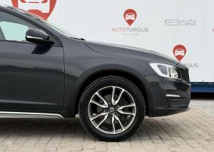 Pelēks Volvo V60 2018 Tauragė, ar dzinēja tilpumu 1.97 L un nobraukumu 222 tūkst. km par 9800 €, foto 18 vietnē AUTOMOTO.COM.LV
