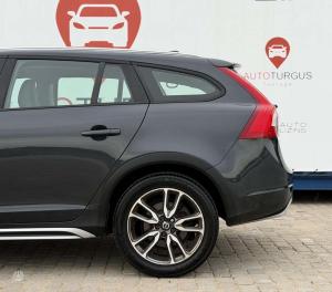 Pelēks Volvo V60 2018 Tauragė, ar dzinēja tilpumu 1.97 L un nobraukumu 222 tūkst. km par 9800 €, foto 20 vietnē AUTOMOTO.COM.LV