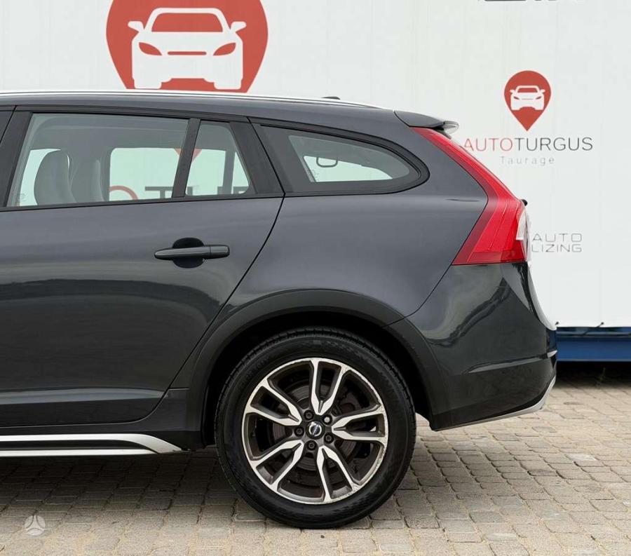 Pelēks Volvo V60 2018 Tauragė, ar dzinēja tilpumu 1.97 L un nobraukumu 222 tūkst. km par 9800 €, foto 20 vietnē AUTOMOTO.COM.LV