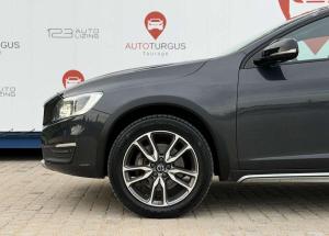 Pelēks Volvo V60 2018 Tauragė, ar dzinēja tilpumu 1.97 L un nobraukumu 222 tūkst. km par 9800 €, foto 21 vietnē AUTOMOTO.COM.LV