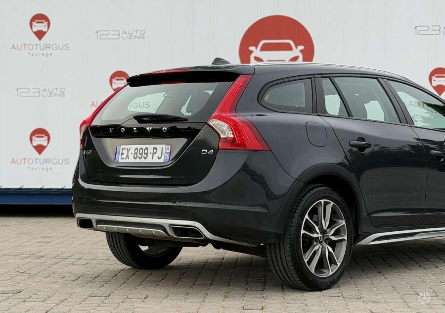 Pelēks Volvo V60 2018 Tauragė, ar dzinēja tilpumu 1.97 L un nobraukumu 222 tūkst. km par 9800 €, foto 31 vietnē AUTOMOTO.COM.LV