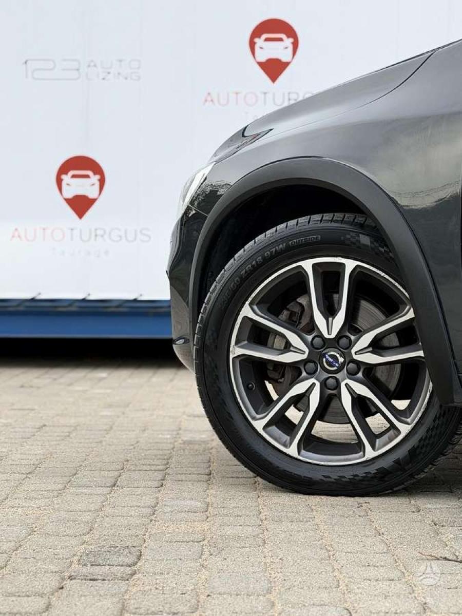Pelēks Volvo V60 2018 Tauragė, ar dzinēja tilpumu 1.97 L un nobraukumu 222 tūkst. km par 9800 €, foto 32 vietnē AUTOMOTO.COM.LV