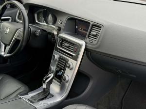 Pelēks Volvo V60 2018 Tauragė, ar dzinēja tilpumu 1.97 L un nobraukumu 222 tūkst. km par 9800 €, foto 45 vietnē AUTOMOTO.COM.LV