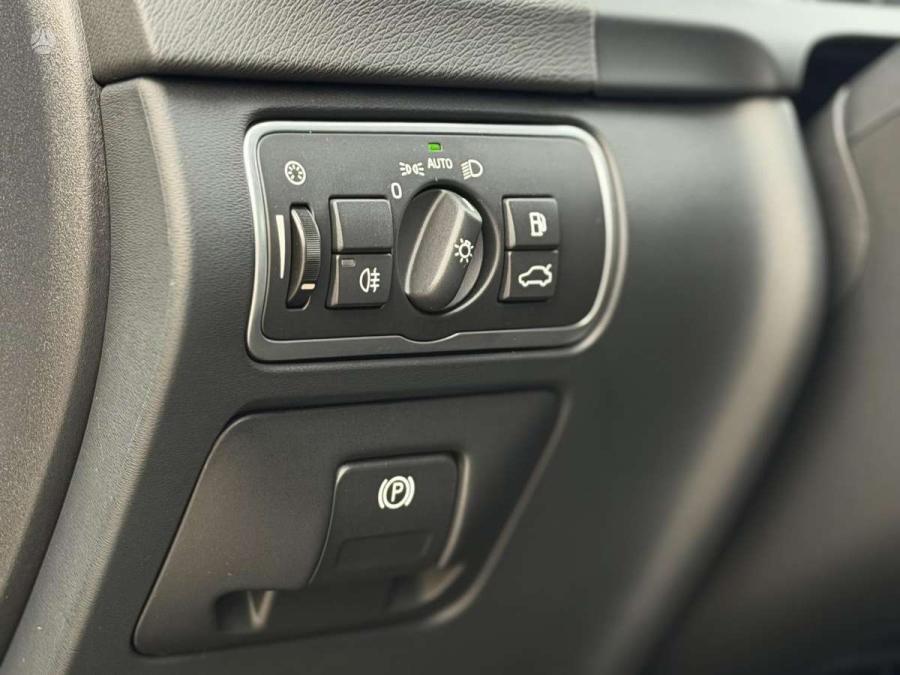 Pelēks Volvo V60 2018 Tauragė, ar dzinēja tilpumu 1.97 L un nobraukumu 222 tūkst. km par 9800 €, foto 50 vietnē AUTOMOTO.COM.LV