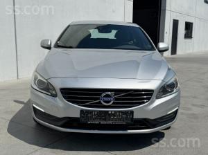 Серый Вольво B60 2018 в Валмиера, объемом двигателя 2.00 л и пробегом 152 тыс. км за 12800 €, фото 3 на AUTOMOTO.COM.LV