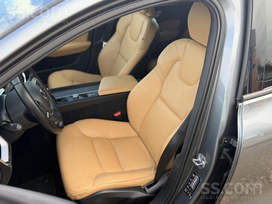 Pelēks Volvo V60 2018 Rīga, ar dzinēja tilpumu 2.00 L un nobraukumu 117 tūkst. km par 15900 €, foto 5 vietnē AUTOMOTO.COM.LV