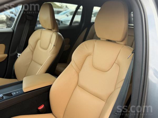Grey Volvo V60 2018 in Riga, with an engine capacity of 2.00 L and mileage of 117 thousand km for 15900 €, photo 8 on AUTOMOTO.COM.LV
