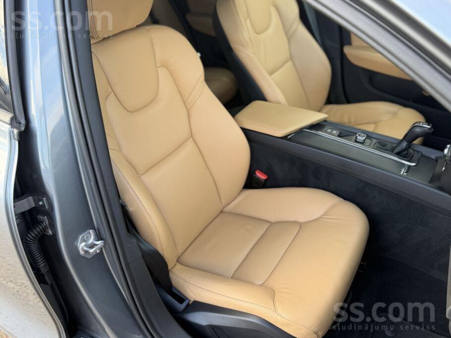 Pelēks Volvo V60 2018 Rīga, ar dzinēja tilpumu 2.00 L un nobraukumu 117 tūkst. km par 15900 €, foto 18 vietnē AUTOMOTO.COM.LV