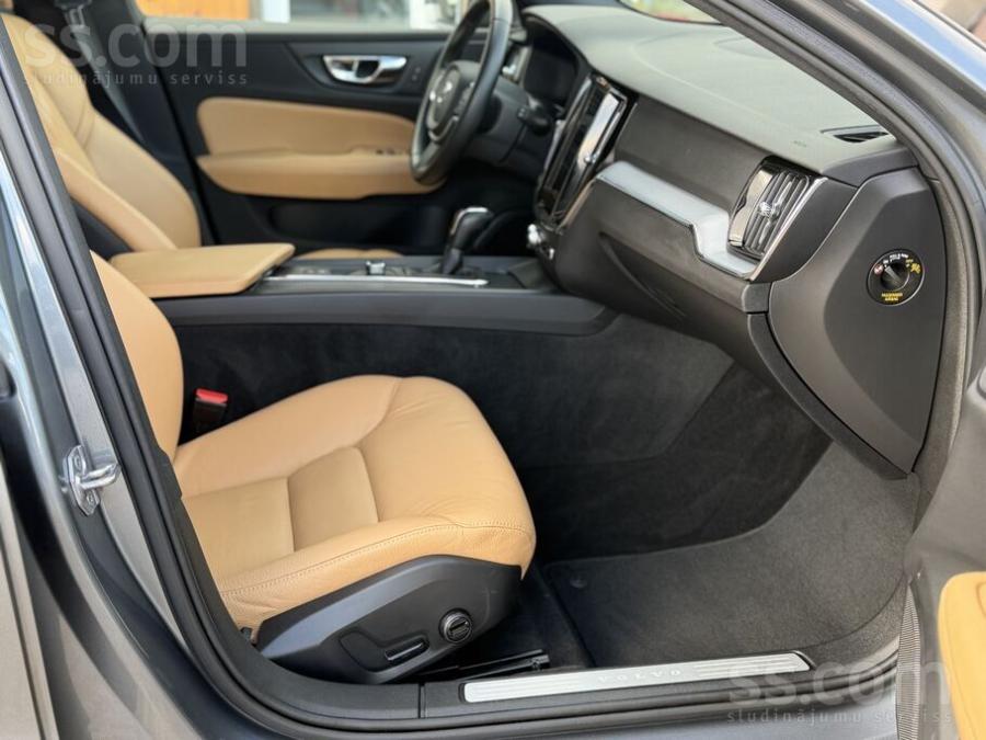 Pelēks Volvo V60 2018 Rīga, ar dzinēja tilpumu 2.00 L un nobraukumu 117 tūkst. km par 15900 €, foto 19 vietnē AUTOMOTO.COM.LV