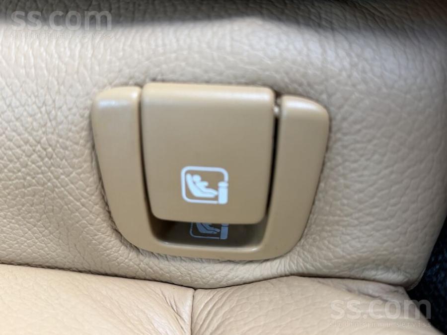 Pelēks Volvo V60 2018 Rīga, ar dzinēja tilpumu 2.00 L un nobraukumu 117 tūkst. km par 15900 €, foto 28 vietnē AUTOMOTO.COM.LV