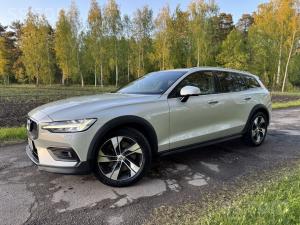 Pelēks Volvo V60 2019 Jelgava, ar dzinēja tilpumu 2.00 L un nobraukumu 279 tūkst. km par 12800 €, foto 1 vietnē AUTOMOTO.COM.LV