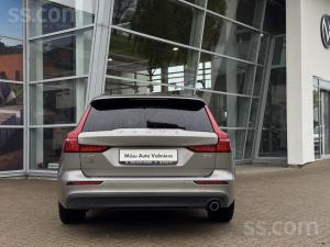 Pelēks Volvo V60 2019 Valmiera, ar dzinēja tilpumu 2.00 L un nobraukumu 178 tūkst. km par 8900 €, foto 5 vietnē AUTOMOTO.COM.LV