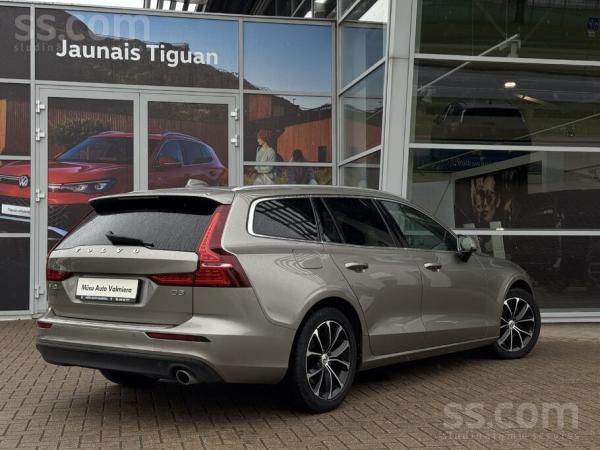 Pelēks Volvo V60 2019 Valmiera, ar dzinēja tilpumu 2.00 L un nobraukumu 178 tūkst. km par 8900 €, foto 6 vietnē AUTOMOTO.COM.LV