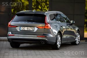 Grey Volvo V60 2019 in Riga, with an engine capacity of 2.00 L and mileage of 221 thousand km for 16550 €, photo 8 on AUTOMOTO.COM.LV